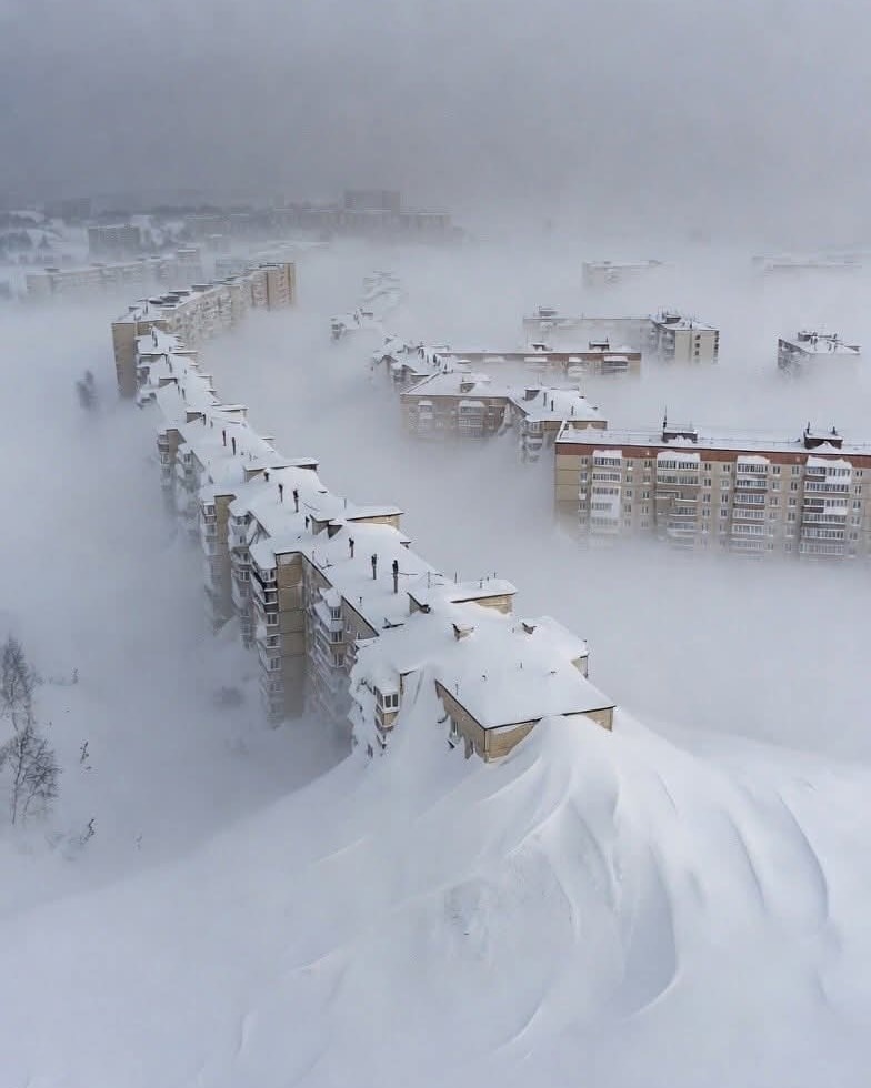 Unprecedented Snowfall Paralyzes Russia's Kamchatka Peninsula